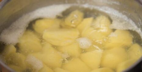 How Long Do You Boil Potatoes for Potato Salad? - Tips And Tricks In ...